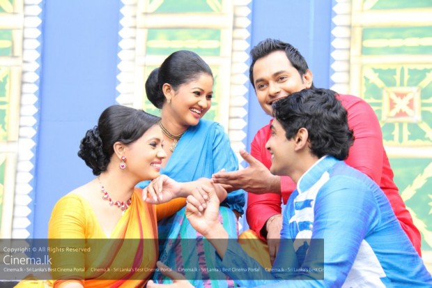 Derana Kala Game Awrudu - දෙරණ කලා ගමේ අවුරුදු 2013 - Cinema.lk
